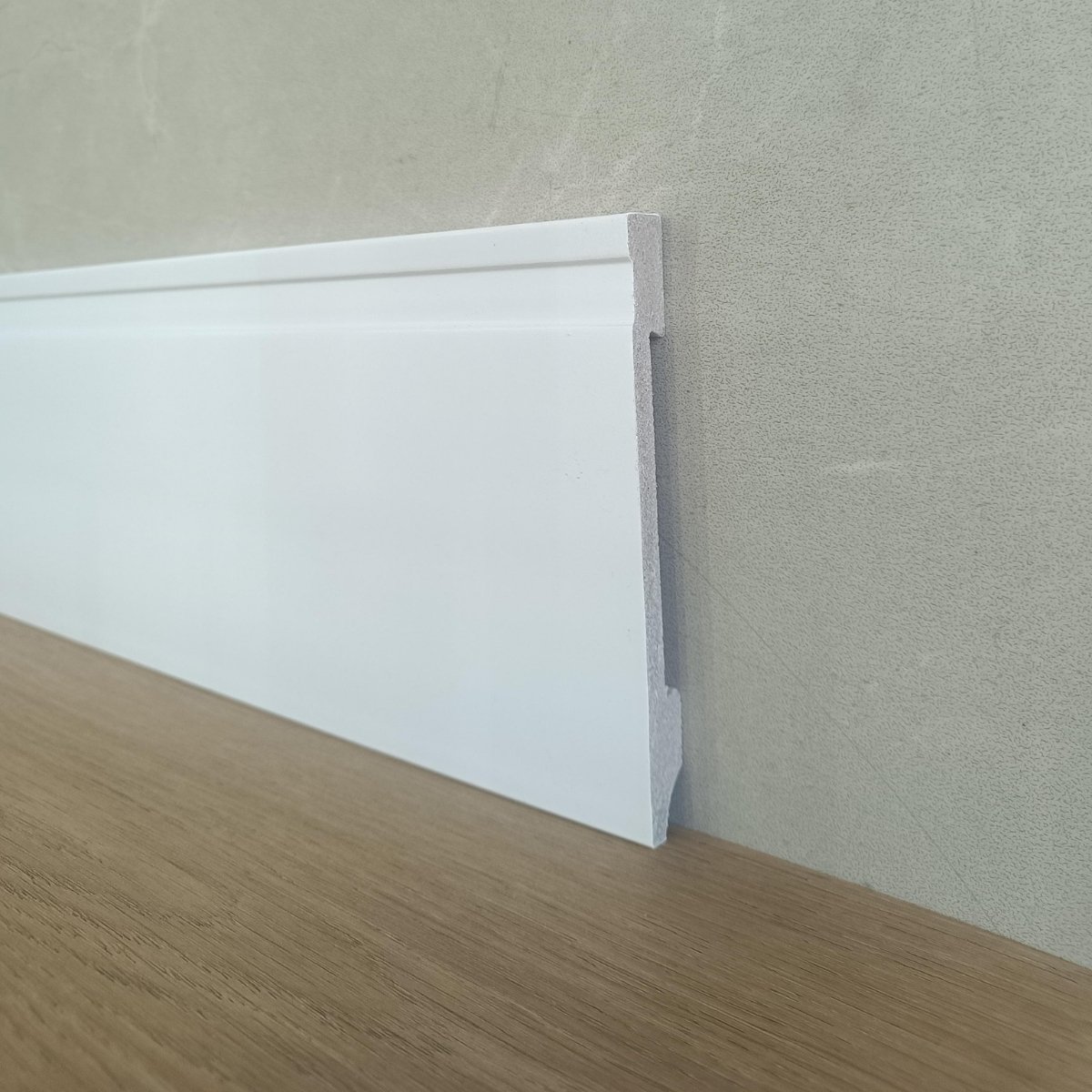 Rodape Poliestireno Frisado 15X1,5X240cm Branco - Passa Fio 5185